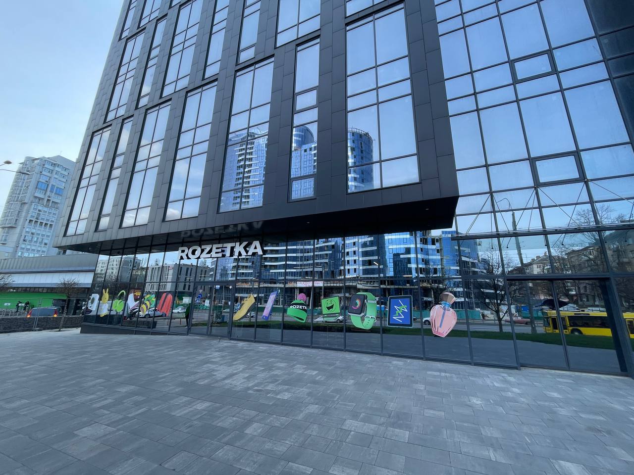 Магазин Rozetka Киев, б-р Николая Михновского, 16/1 (ст. м. Зверинецкая ...