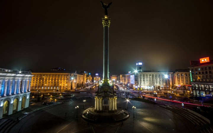 Фотошпалери Арт Шпалери Майдан Незалежності №27373 Гладь низькі ціни