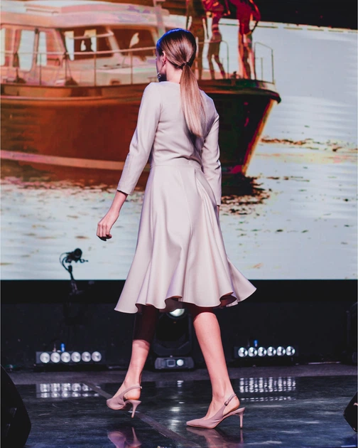 Платье Loreine приталенное с рукавом 3/4 из легкой шерсти 34 бежевый ...