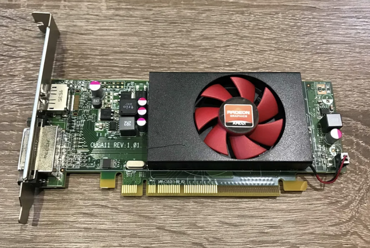 Дискретна відеокарта б/в ATI Radeon R5 240, 1 GB DDR3, 64-bit, GDDR3 ...
