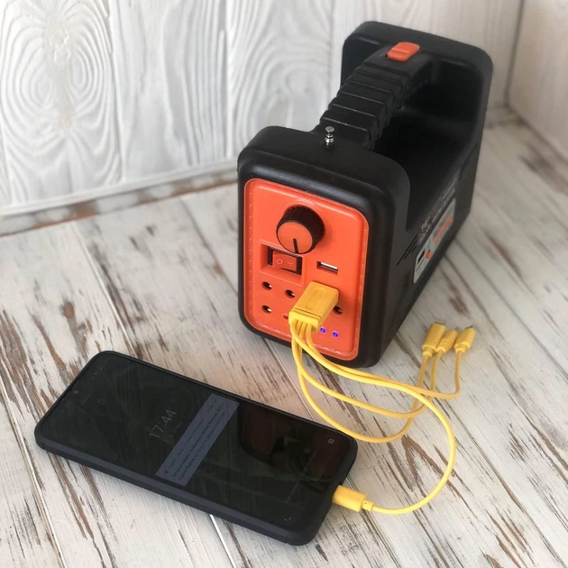 Зарядний пристрій і освітлювальна станція на сонячній батареї Everton RB-902BT з радіо і MP3 ...