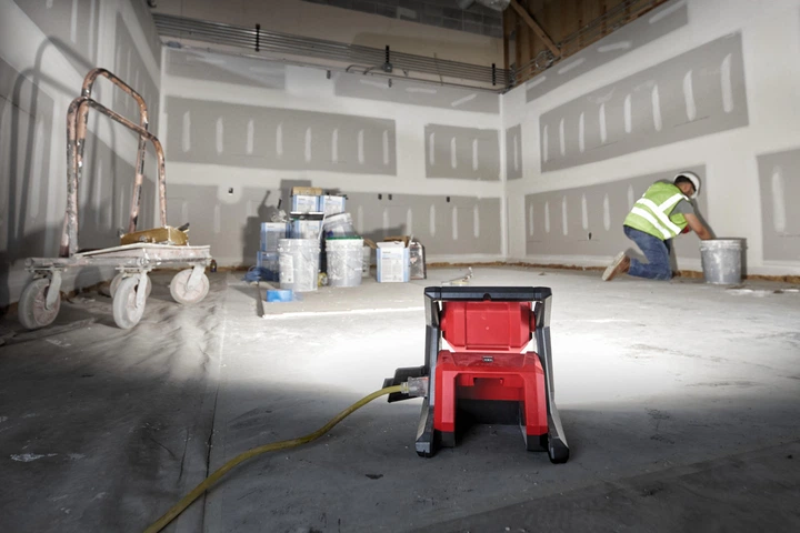 Фонарь светодиодный аккумуляторный Milwaukee M18 HOAL-0 (4933478118 ...