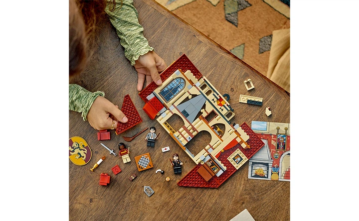 Конструктор LEGO Прапор гуртожитку Ґрифіндор 285 деталей (76409) – фото ...