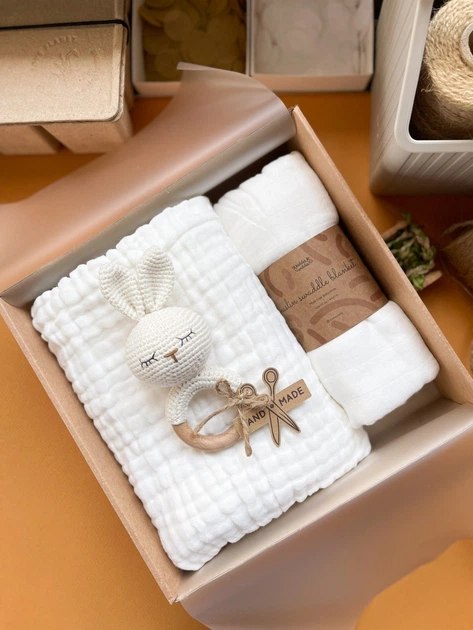 Детский подарочный набор из 3-х вещей с молочной пеленкой Kiddie Widdie ...