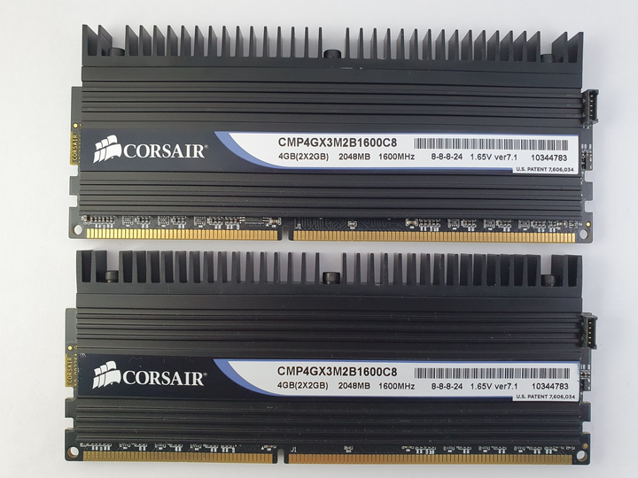 Комплект оперативной памяти Corsair Dominator DDR3 4Gb (2x2Gb) 1600MHz ...