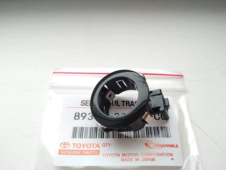 Крепления датчика парковки TOYOTA 89348-33200-C0 черный глянец ...