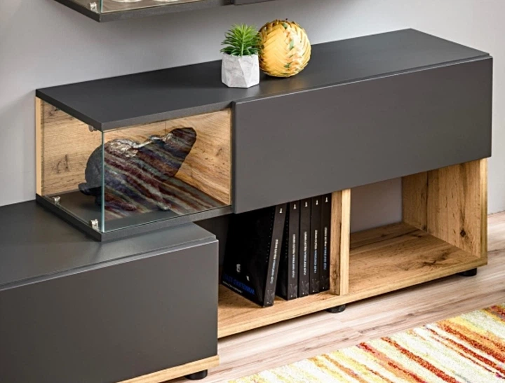 Сучасна маленька сіра стінка під телевізор тв у вітальню зал кімнату з полицею і тумбою стиль