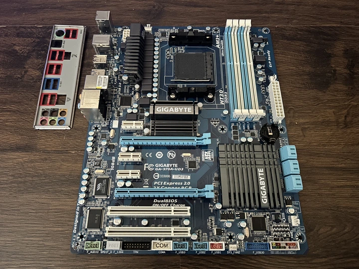 Материнська плата GIGABYTE GA-970A-UD3 (sAM3+, AMD 970) Б/У – фото ...