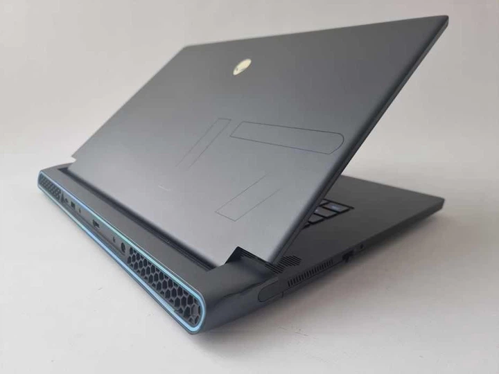 Ноутбук Dell Alienware M17 - R7 6800H/RAM 16GB/SSD 512GB/RTX 3060/165Hz ...