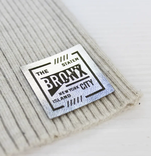 Нашивка Label Pro "Bronx" срібляста 35*35 мм (4359) – фото, відгуки ...