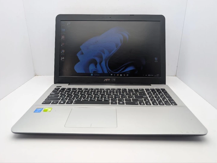 Ноутбук Asus R556L/Intel Core i3-4005U/8GB-DDR3/128GB-SSD/nVIDIA GeForce 920M 2gb/15.6" HD Б/В ...
