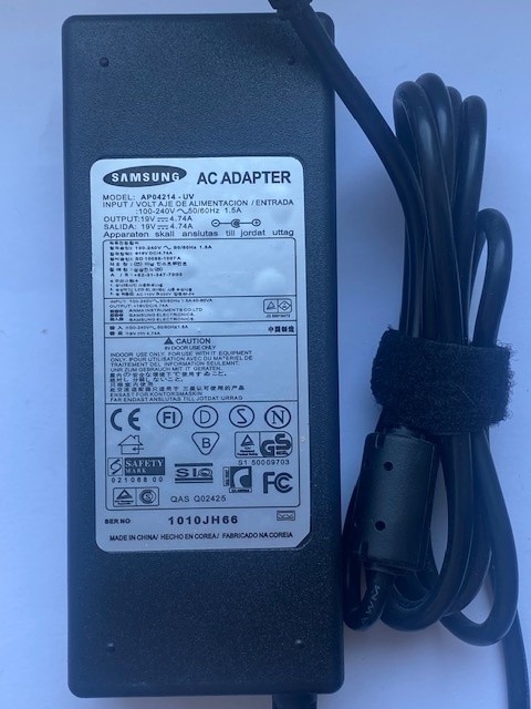 Блок живлення для SAMSUNG; model: AP04214-UV; OUTPUT 19V -4,74A; роз'єм ...