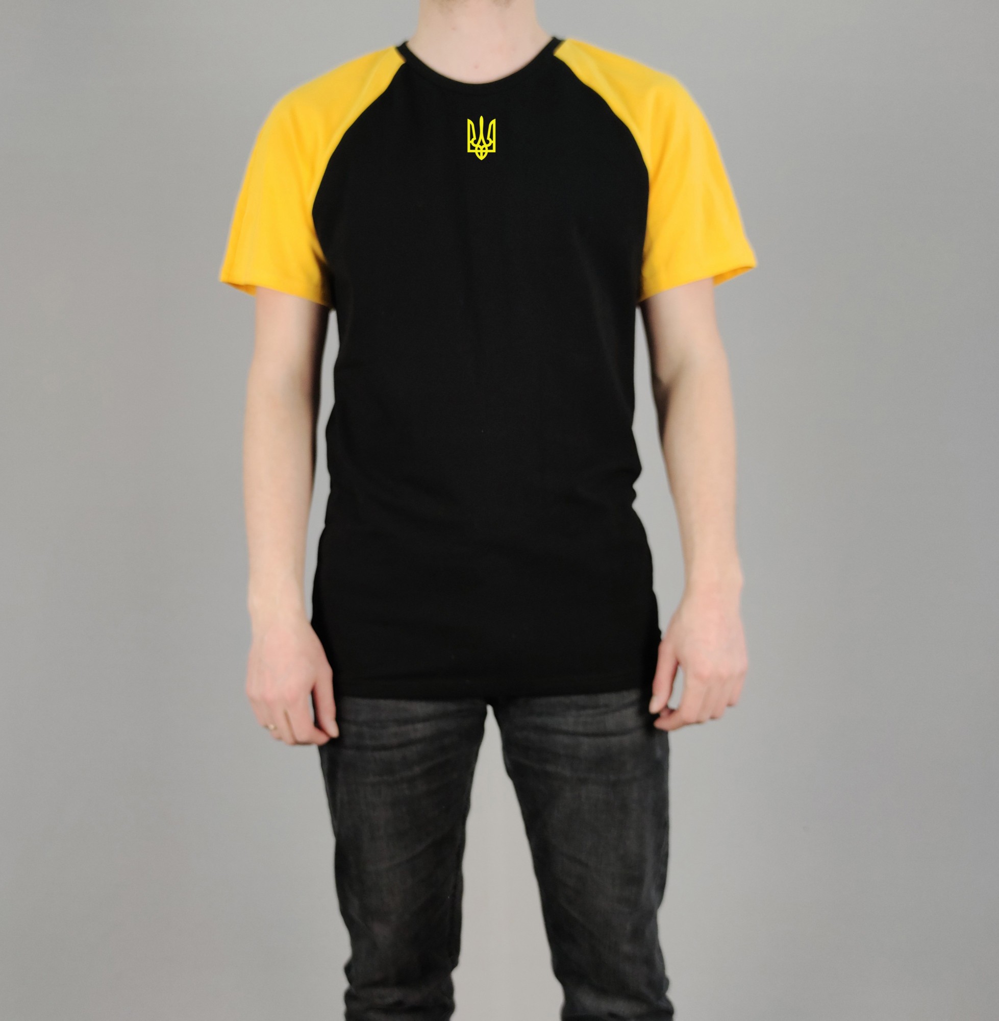 Футболка реглан мужская с принтом "Герб Украины" XS Чёрный с жёлтым – в ...