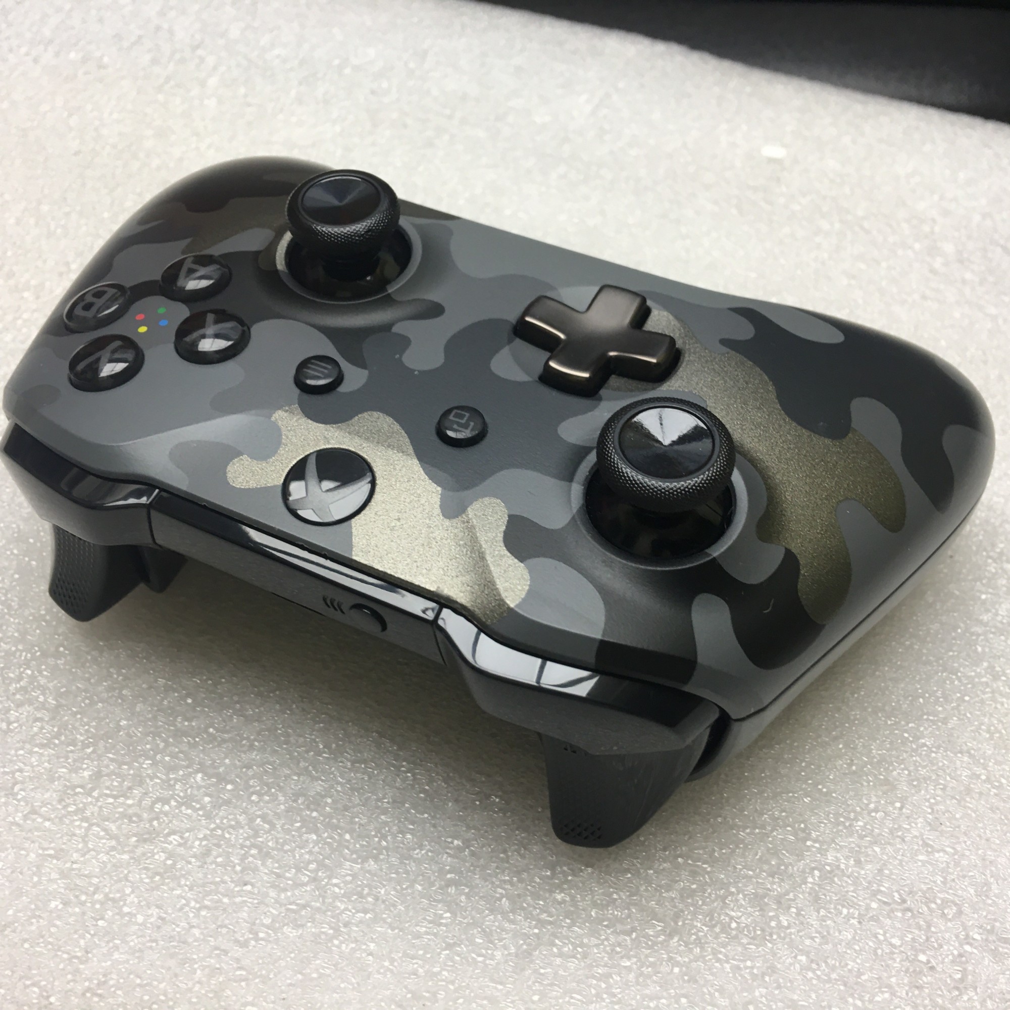 Джойстик Xbox one s Night Ops Camo модель 1708 ревизия 3 состояние REF ...