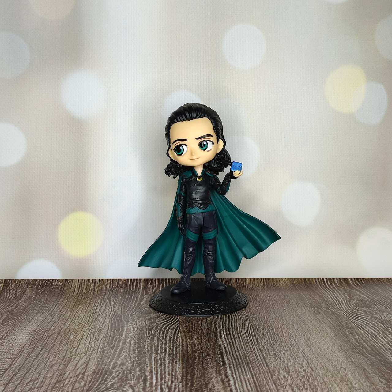 Фигурка - статуэтка на подставке "Локи с кубом. Loki. Marvel" (Фиг0010 ...