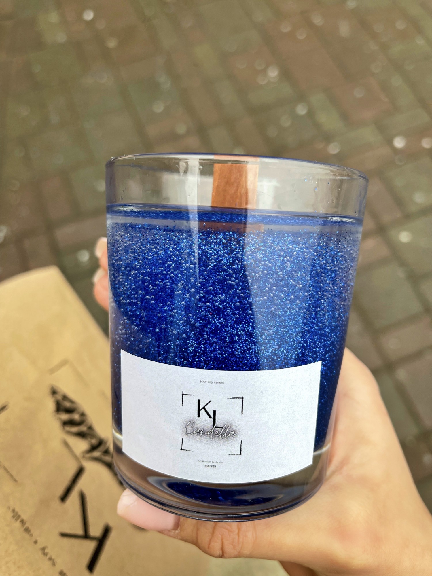 Гелевая глитерная свеча "Candella" Harmony Iinside 250ml синяя – фото ...