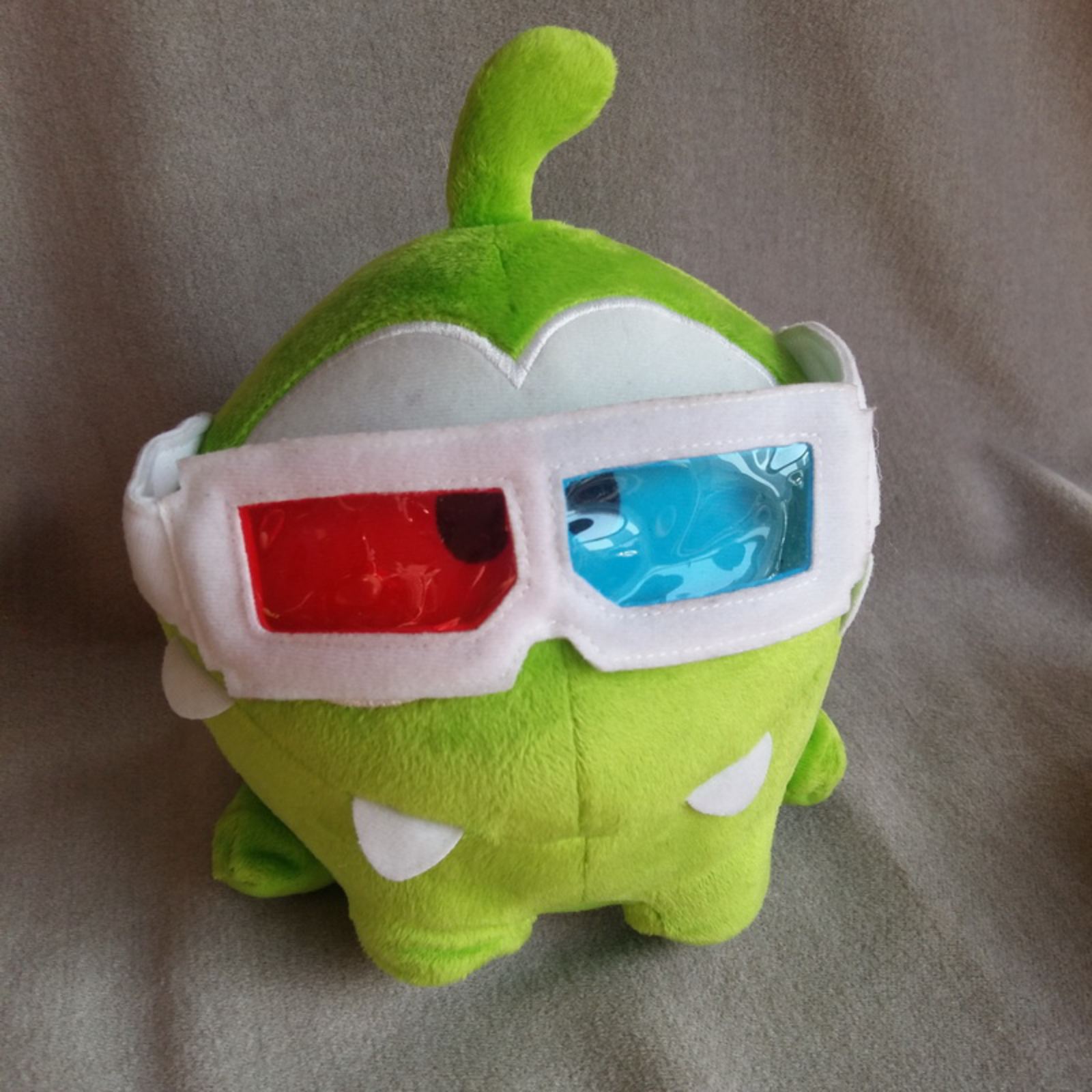 Мягкая игрушка Cut the Rope Ам Ням с открытым ртом в очках 10см – фото ...