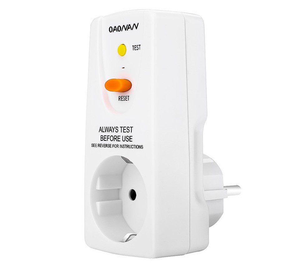 Розетка с реле контроля перепадов напряжения Voltronic NBH3O16 220V/16A ...